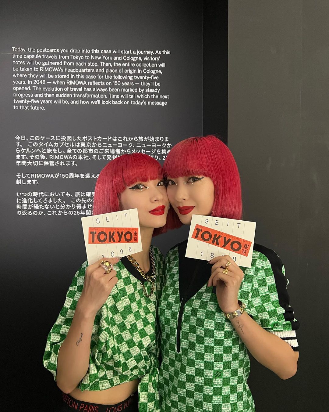 AMIAYAのAYA、“R125周年 アニバーサリー展”の様子を報告｜明日の一歩をPICKUP「イッポニュース」